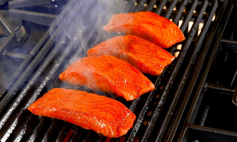 6 Best Fish For Grilling - Salmon, Tuna, Swordfish, Mahi Mahi, And More ...